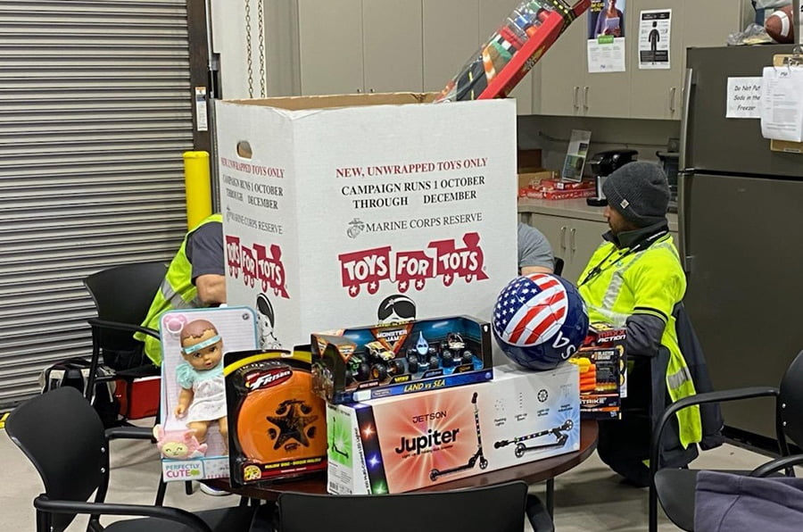 Thrilled to Give: Toys for Tots Success | PSA Airlines
